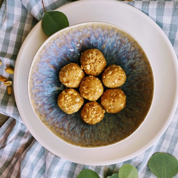 Healthy Peanut Butter Cookie Poppers - The Happy and Wholesome Mommy