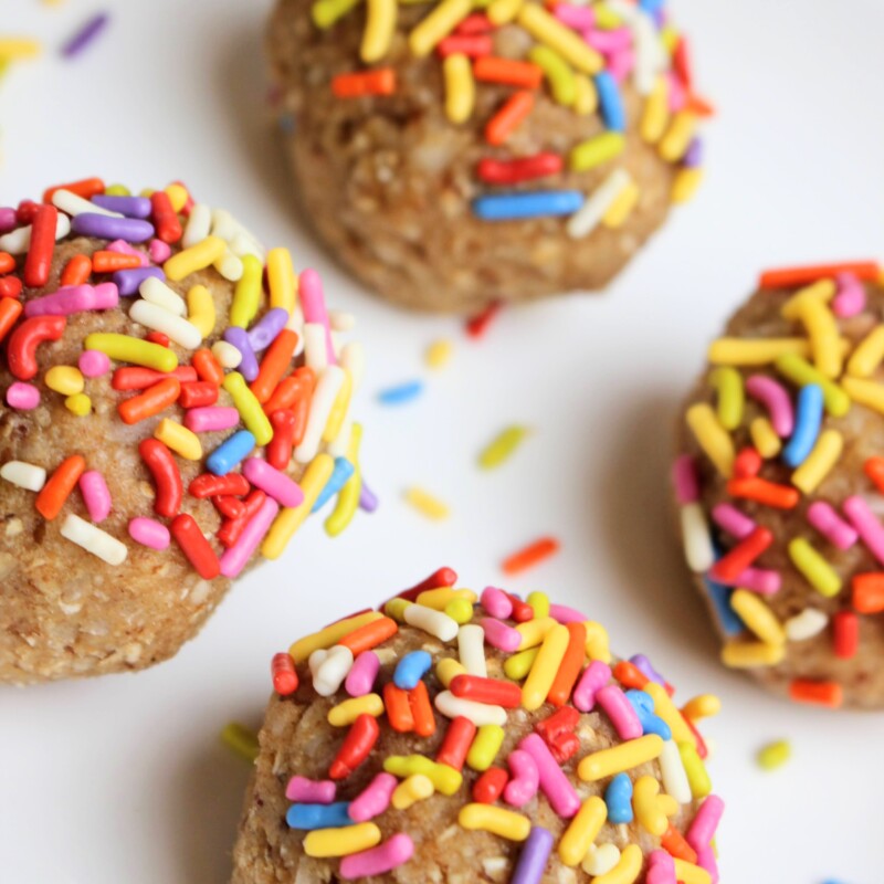 Easy No-Bake Vegan Cashew Coconut Protein Bites - The Happy and ...