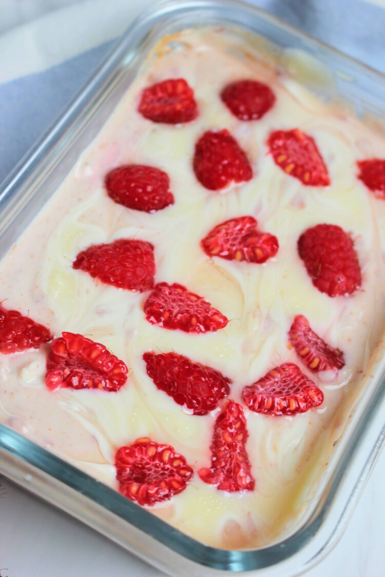 Easy Vegan Raspberry and Yogurt Protein Parfaits - The Happy and ...
